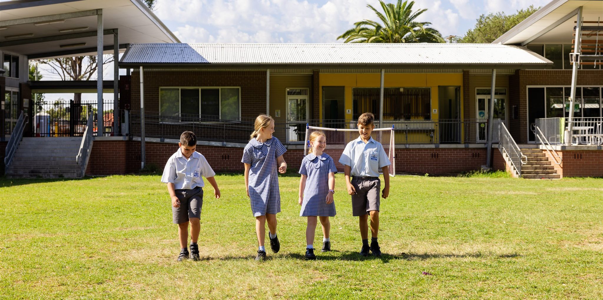 Book A School Tour - Holy Cross Primary School, Glendale